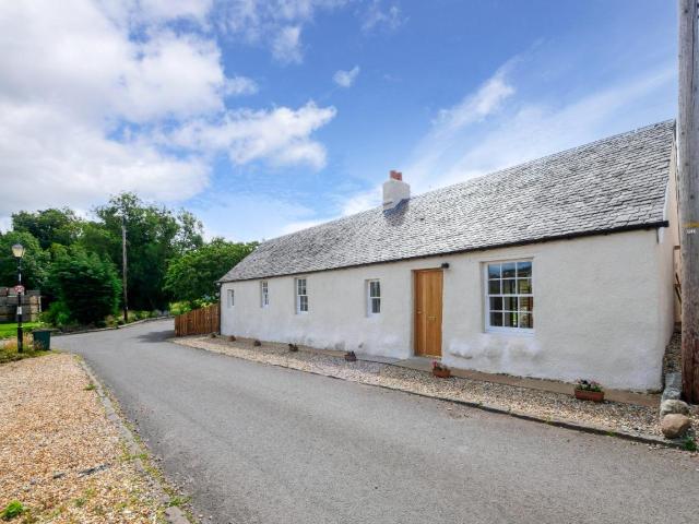 2 bedroom cottage to rent