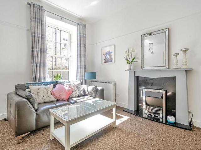 2 bedroom cottage to rent