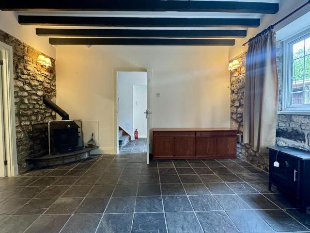 2 bedroom cottage to rent
