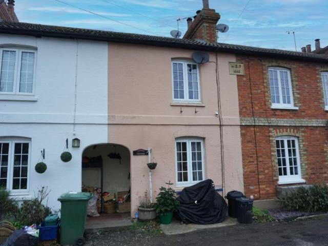 2 bedroom cottage to rent
