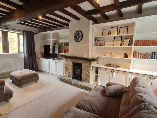 2 bedroom cottage to rent