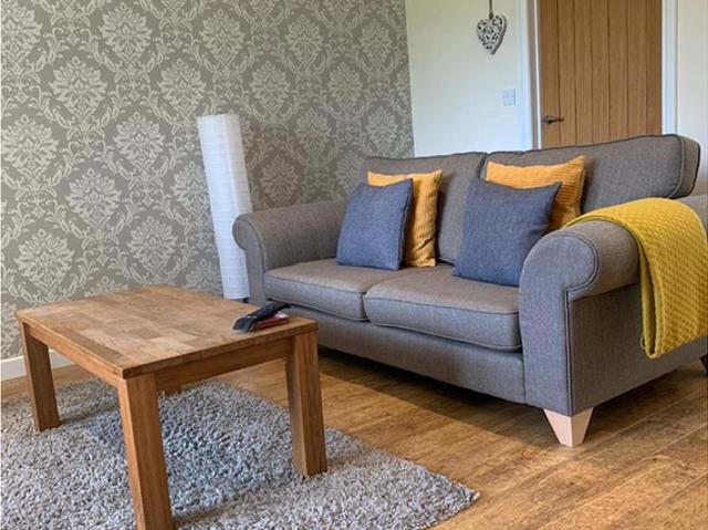 2 bedroom cottage to rent