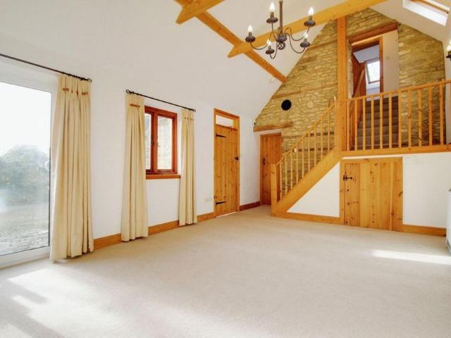 2 bedroom cottage to rent