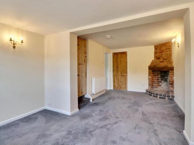 2 bedroom cottage to rent