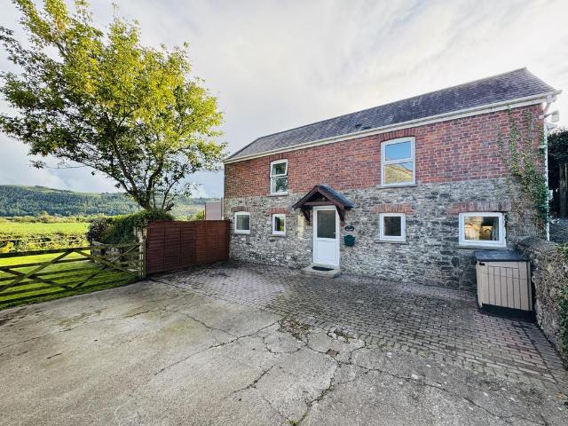 2 bedroom cottage to rent