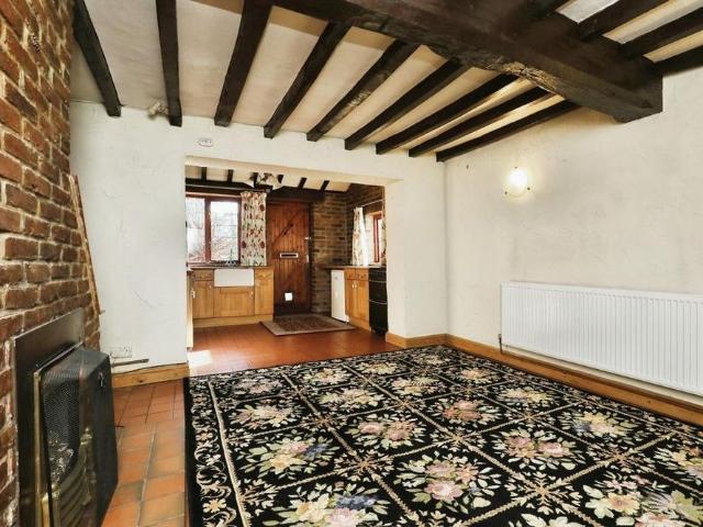 2 bedroom cottage to rent