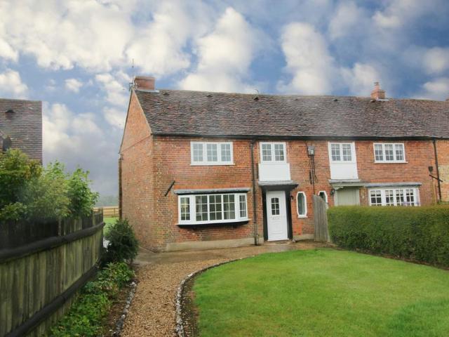 2 bedroom cottage to rent