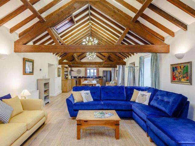 2 bedroom cottage to rent