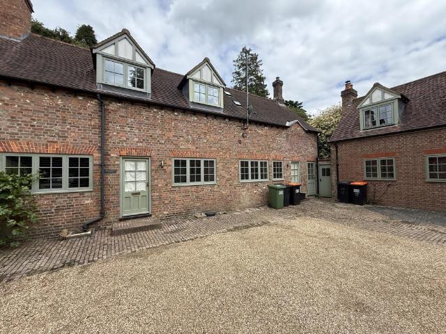 2 bedroom cottage to rent