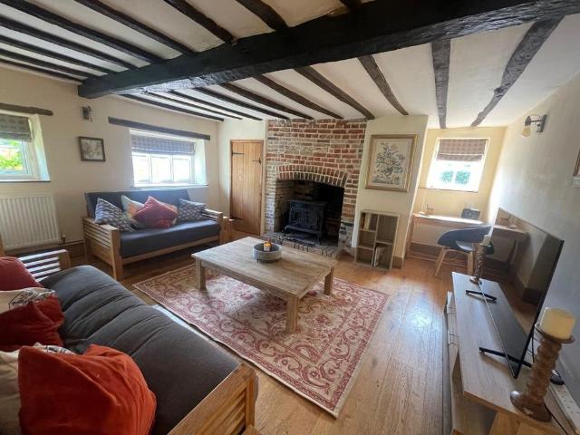 2 bedroom cottage to rent