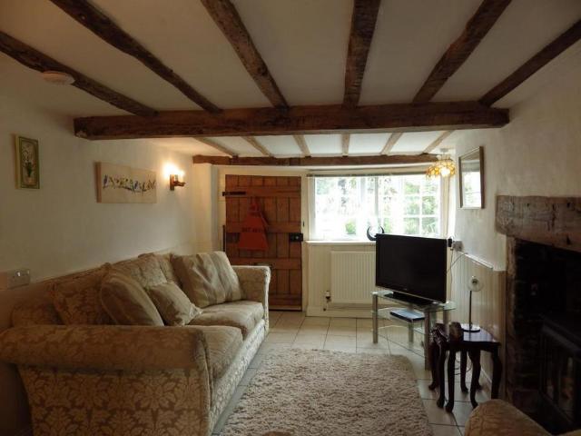 2 bedroom cottage to rent