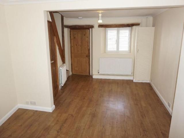 2 bedroom cottage to rent