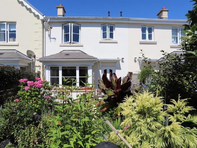 2 bedroom cottage to rent