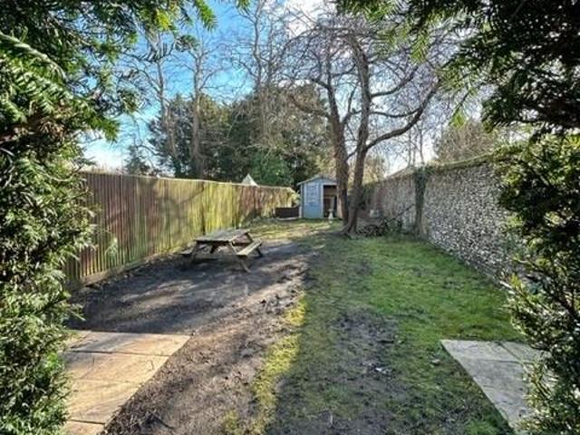 2 bedroom cottage to rent