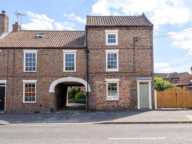 2 bedroom cottage for sale