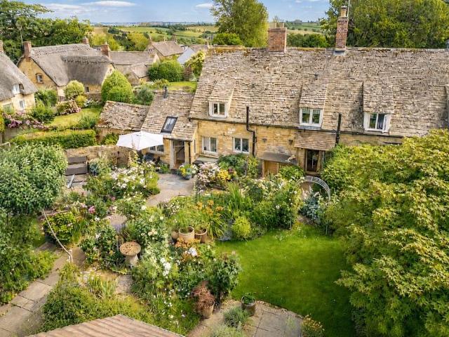 2 bedroom cottage for sale