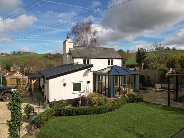 2 bedroom cottage for sale