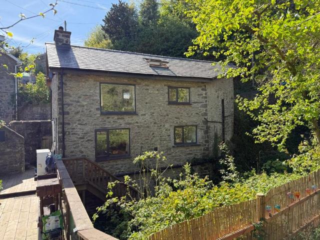 2 bedroom cottage for sale