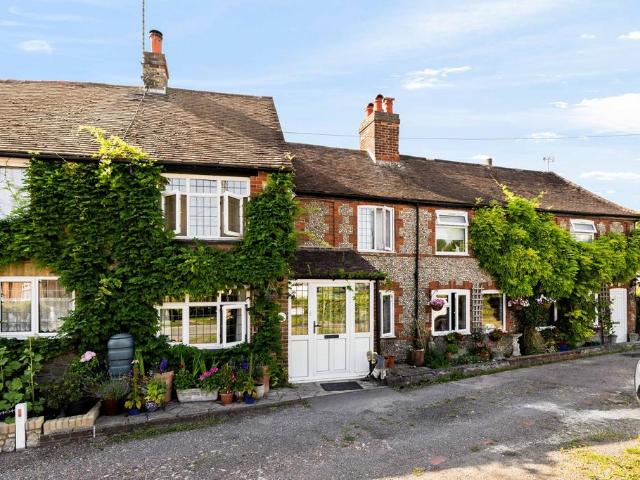 2 bedroom cottage for sale
