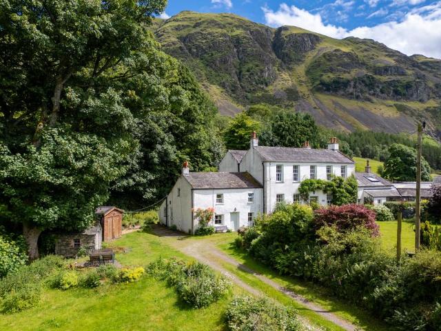 2 bedroom cottage for sale