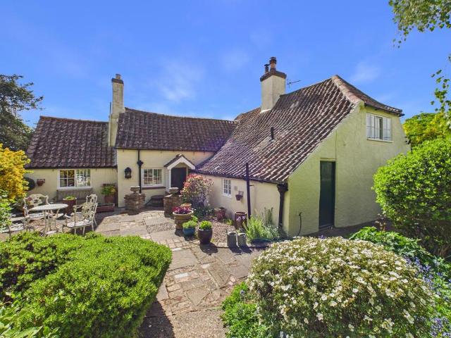 2 bedroom cottage for sale