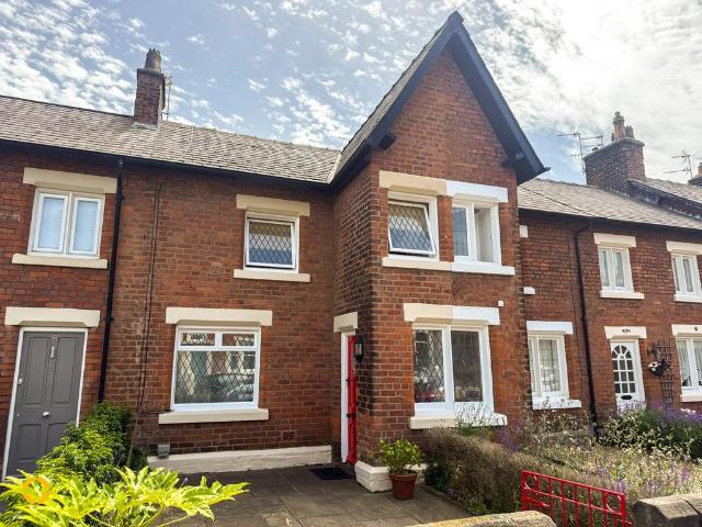 2 bedroom cottage for sale