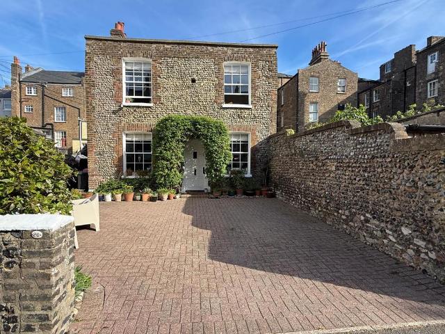 2 bedroom cottage for sale