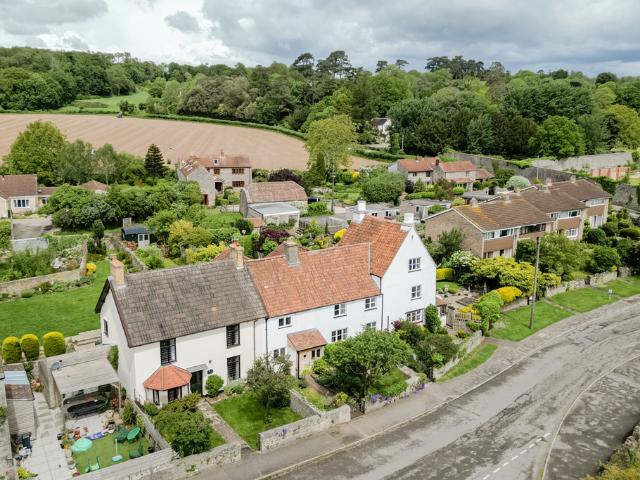 2 bedroom cottage for sale
