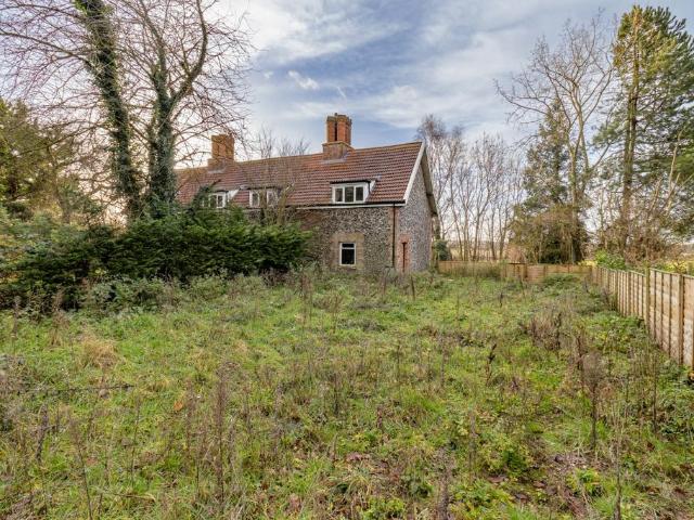 2 bedroom cottage for sale