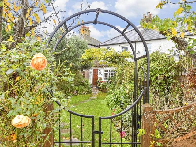 2 bedroom cottage for sale