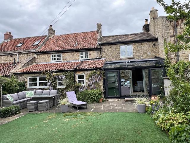 2 bedroom cottage for sale