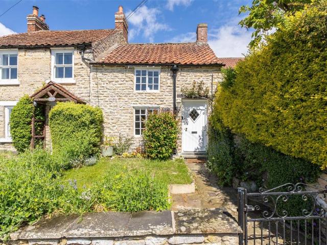 2 bedroom cottage for sale