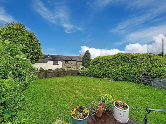 2 bedroom cottage for sale
