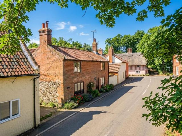 2 bedroom cottage for sale