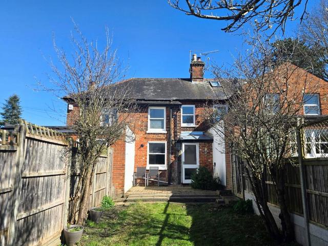 2 bedroom cottage for sale