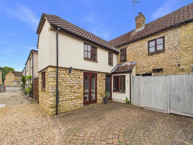 2 bedroom cottage for sale