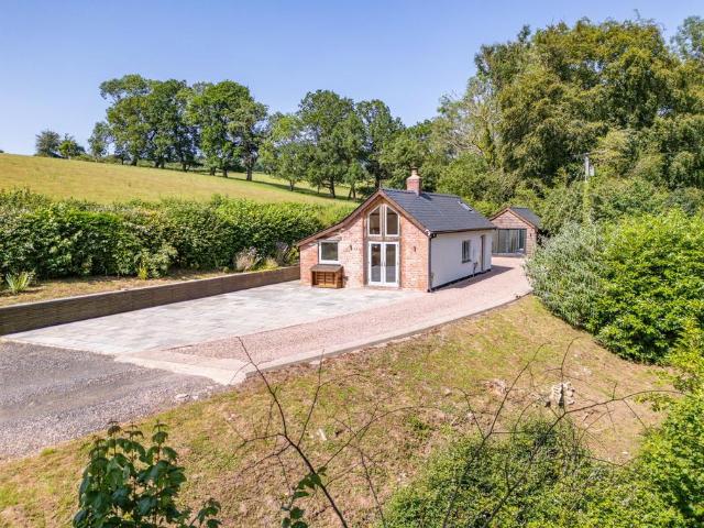 2 bedroom cottage for sale