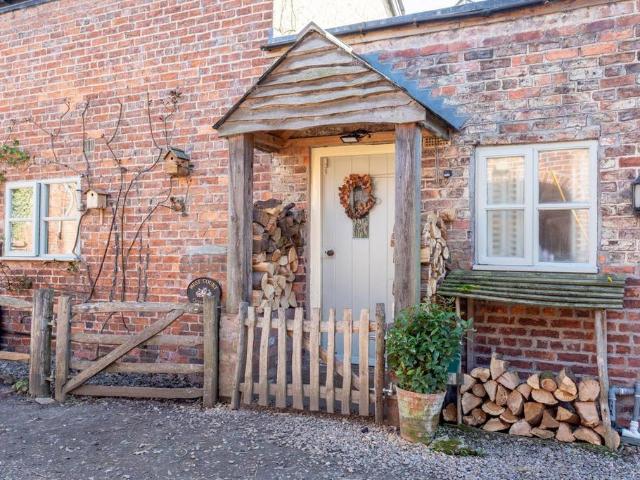 2 bedroom cottage for sale