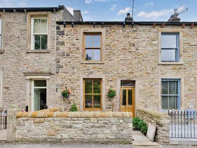 2 bedroom cottage for sale