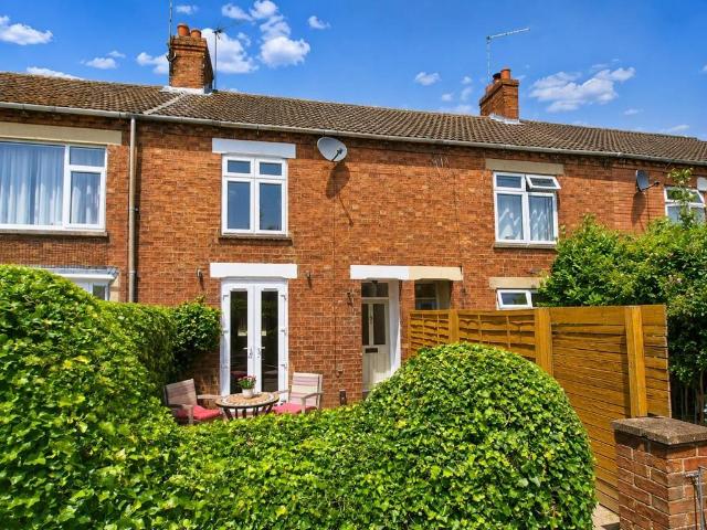 2 bedroom cottage for sale