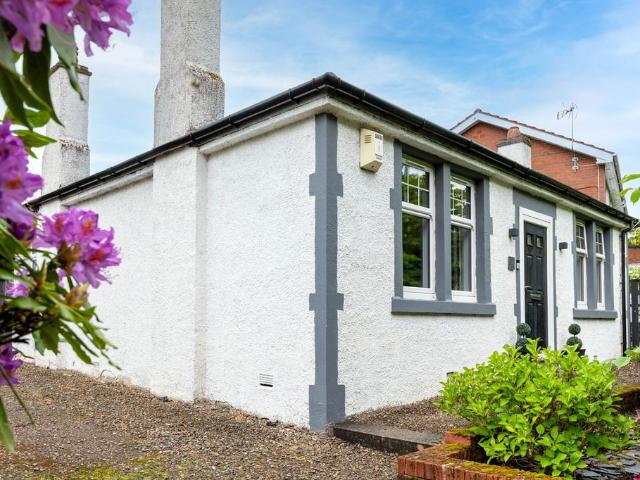 2 bedroom cottage for sale
