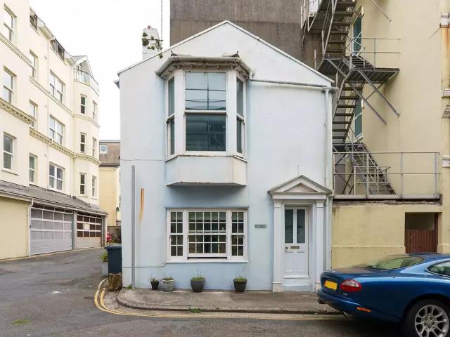2 bedroom cottage for sale