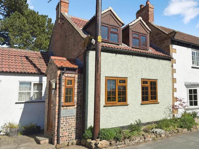 2 bedroom cottage for sale