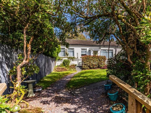2 bedroom cottage for sale