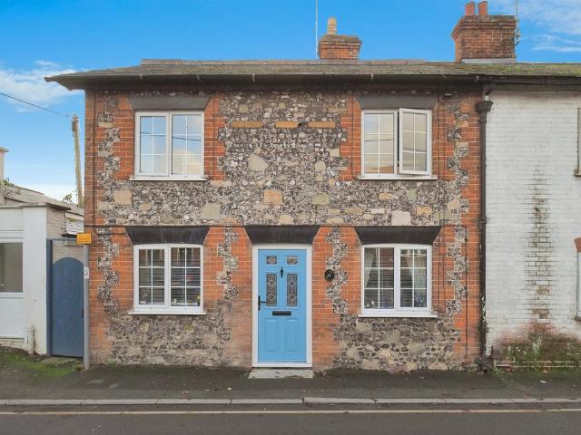 2 bedroom cottage for sale