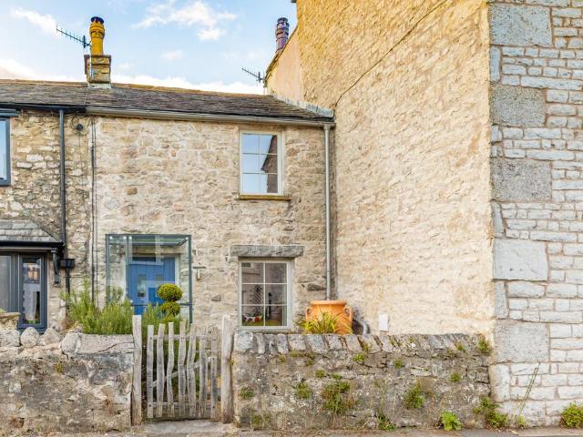 2 bedroom cottage for sale