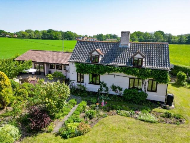 2 bedroom cottage for sale