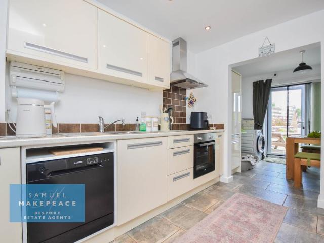 2 bedroom cottage for sale