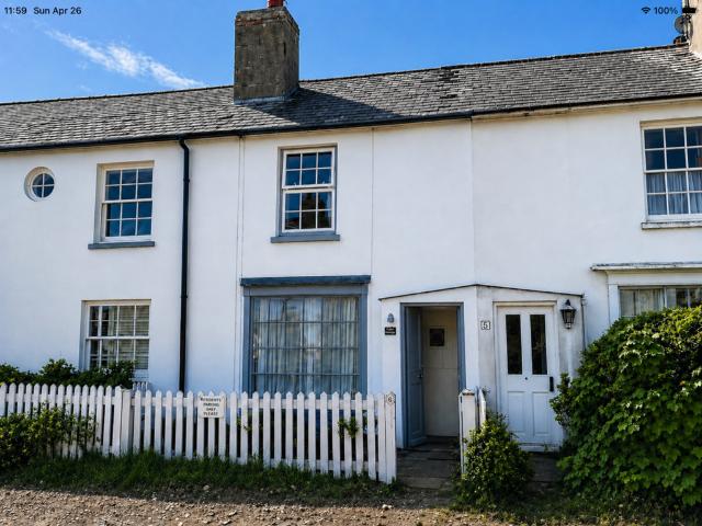 2 bedroom cottage for sale