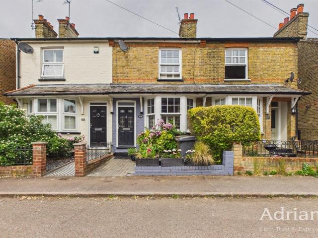 2 bedroom cottage for sale